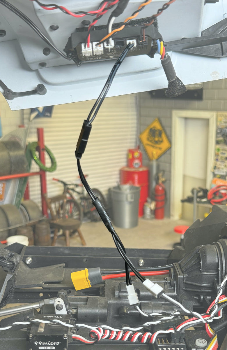 2-Way LED Splitter with Quick Disconnect – MyTrickRC